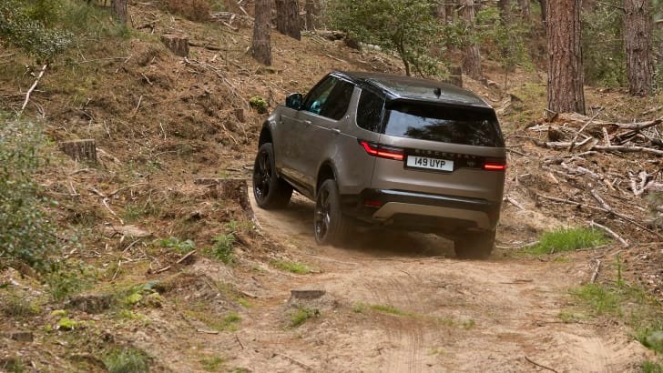 2021 Land Rover Discovery price and specs: Range trimmed, base price ...