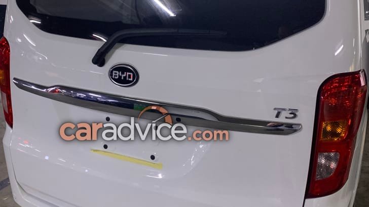 Chinese BYD electric van caught on camera in Australia – revRebel