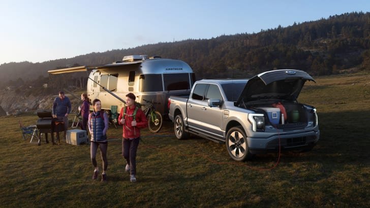 2022 Ford F-150 Lightning: Electric pick-up revealed with 483km range ...