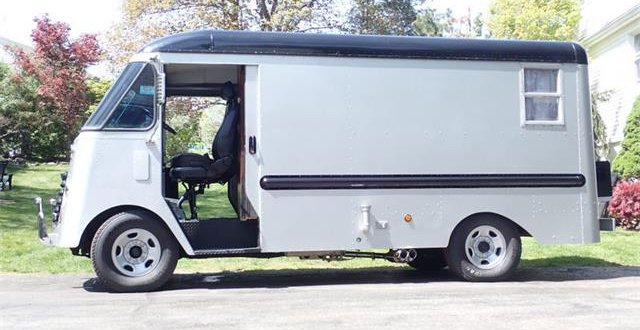 Delivery van converted into camper – revRebel