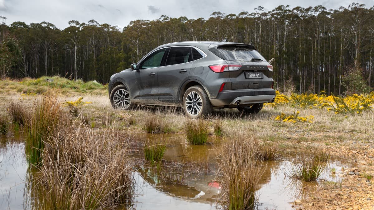 2022 Ford Escape FWD v 2022 Honda CR-V VTi X 2WD comparison – revRebel