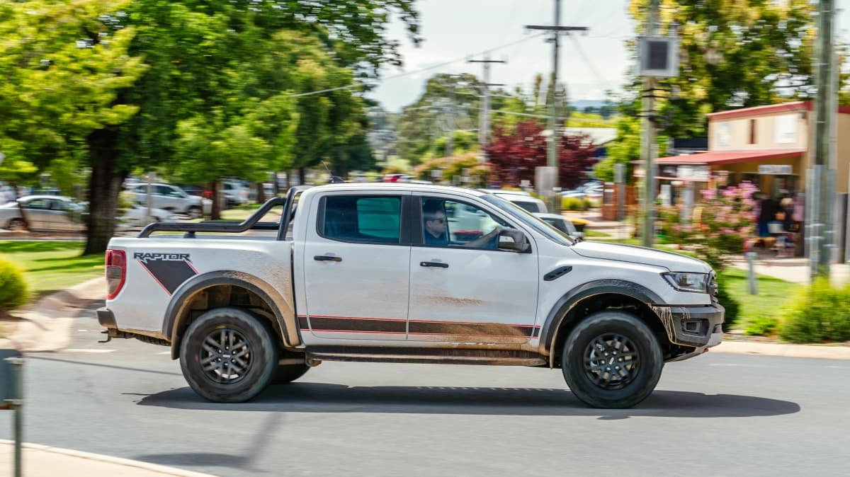 4×4 Wagon versus 4×4 Ute comparison – revRebel
