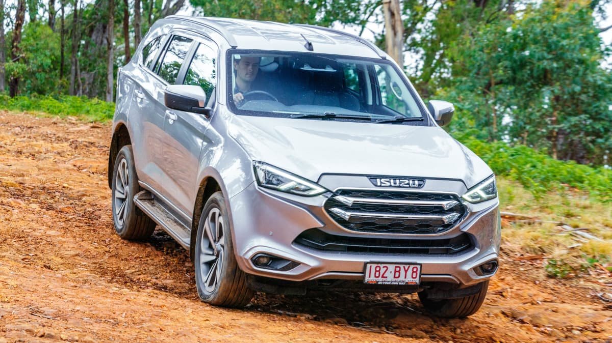4×4 Wagon versus 4×4 Ute comparison – revRebel