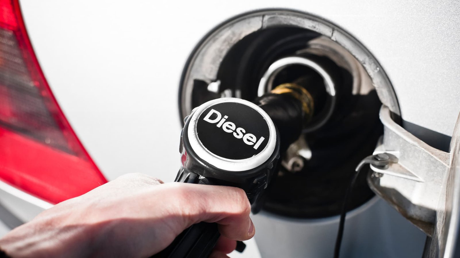 Why do petrol prices change so much? – revRebel
