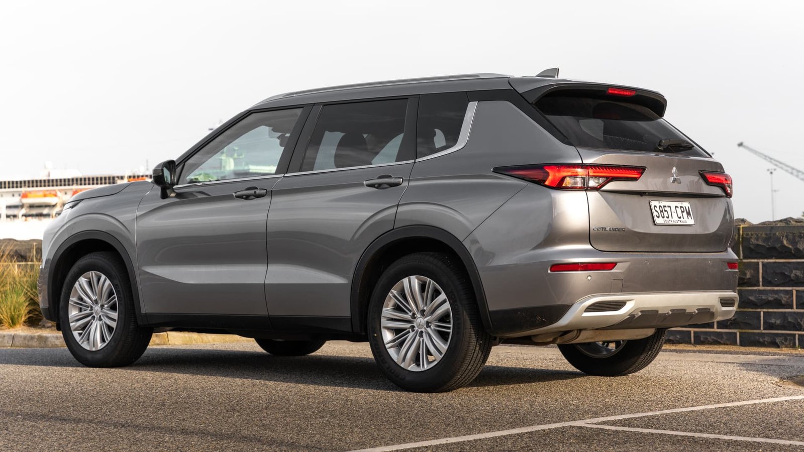 2022 Mitsubishi Outlander LS FWD review – revRebel