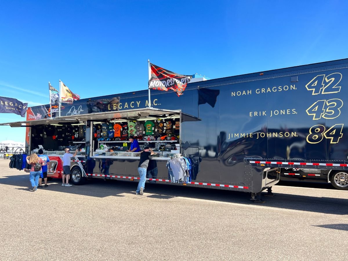 A First-Timer’s Guide to NASCAR – revRebel