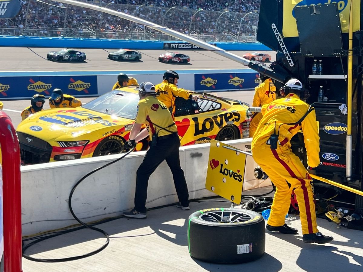 A First-Timer’s Guide to NASCAR – revRebel