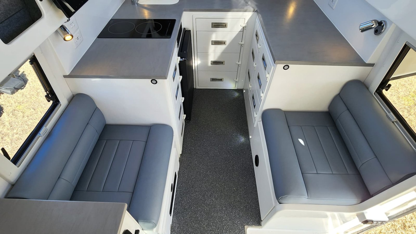 Someone turned a LandCruiser 79 Series into an insane 6×6 motorhome ...