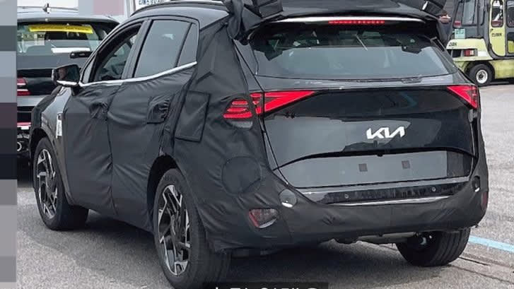 2022 Kia Sportage: Rear-end spied undisguised, long-wheelbase model ...