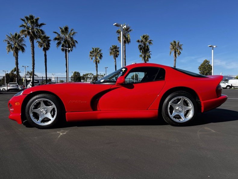 AutoHunter Spotlight: 1997 Dodge Viper GTS – revRebel