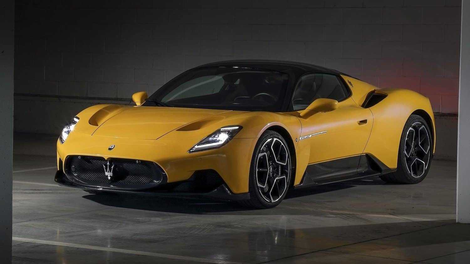 Incoming Alfa Romeo supercar’s teaser revives the drilled wheel – revRebel