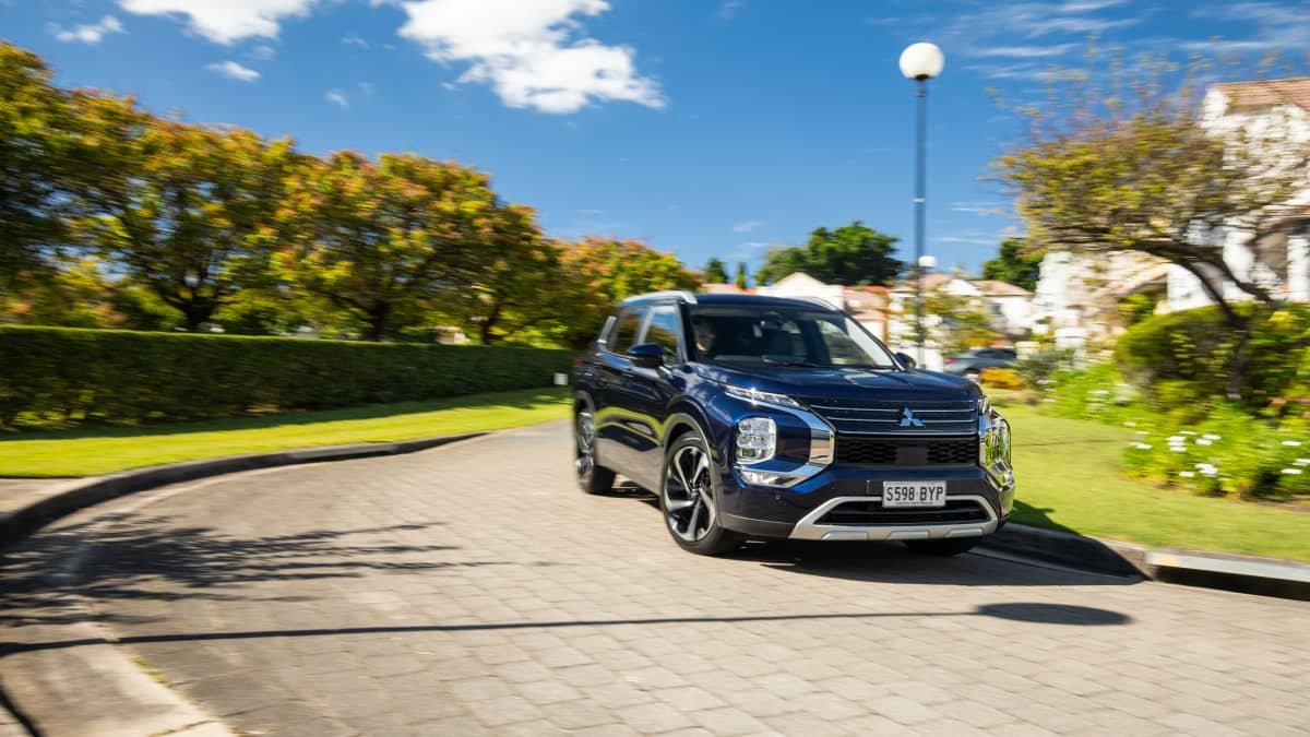 New Mitsubishi Outlander 2022 Australia: Price, hybrid, size, safety ...