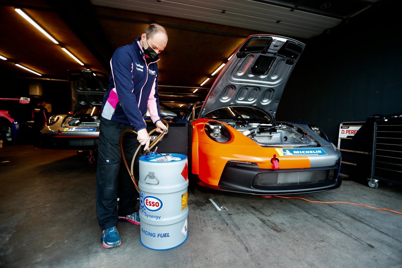 Porsche begins synthetic fuel testing in 911 Supercup race cars – revRebel
