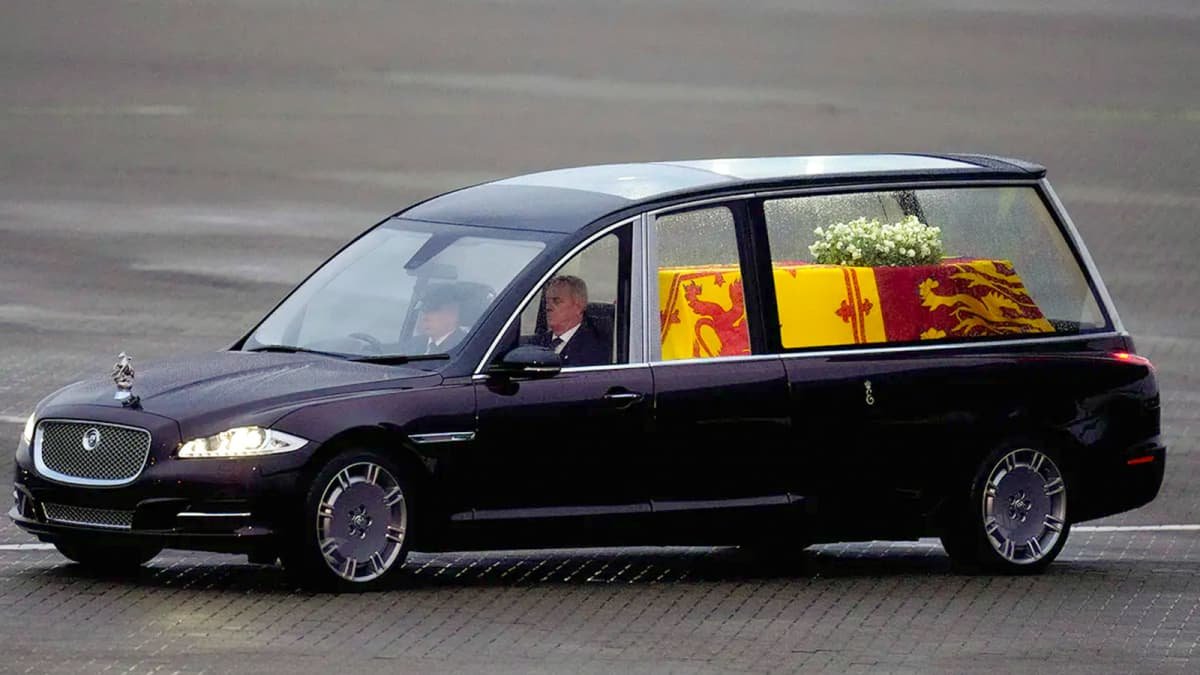 See how the Queen’s Jaguar XJ hearse was built – Video – revRebel