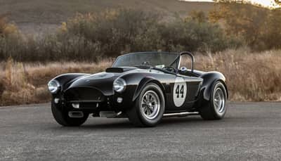 This Cobra 289FIA Replica Looks Absolutely Stunning – revRebel